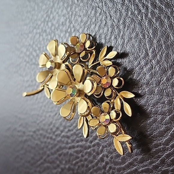 Coro | Jewelry | Vtg Coro Brooch | Poshmark